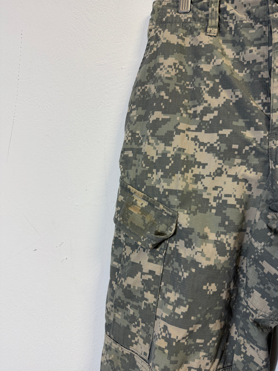 Vintage Digital Camo Cargo Pants “W31” – MISTER ARCHIVE
